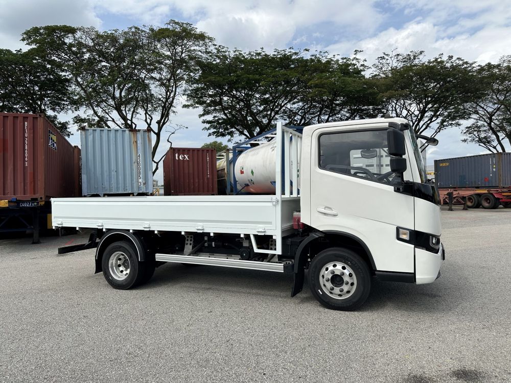 What Is a Flatbed Truck? Commercial Uses & Benefits